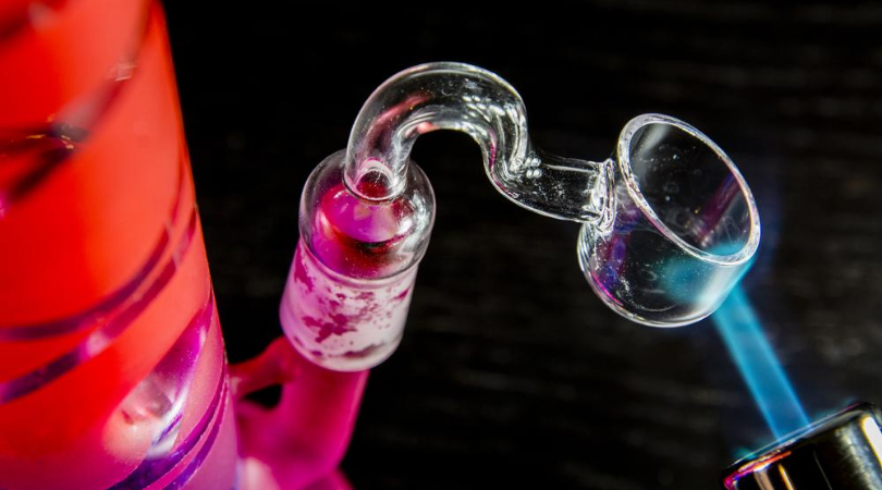 How to Pick the Best Dab Rig for You by Drew Weaver